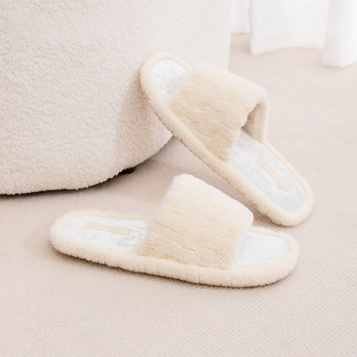 Cozy Waffle Plush Slides Non-Slip Indoor Outdoor Slippers – Hello Slippers