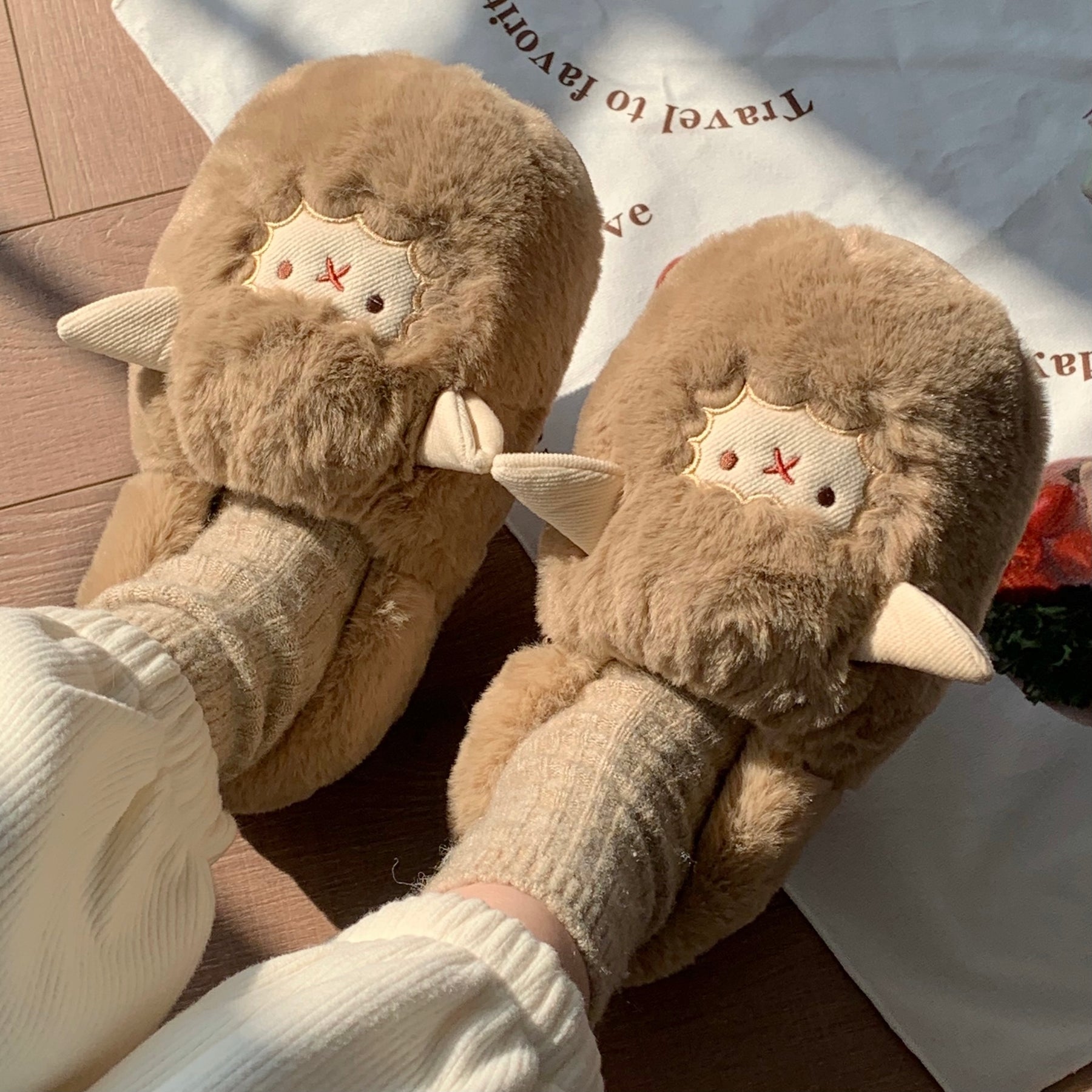 Fluffy Slippers – Hello Slippers